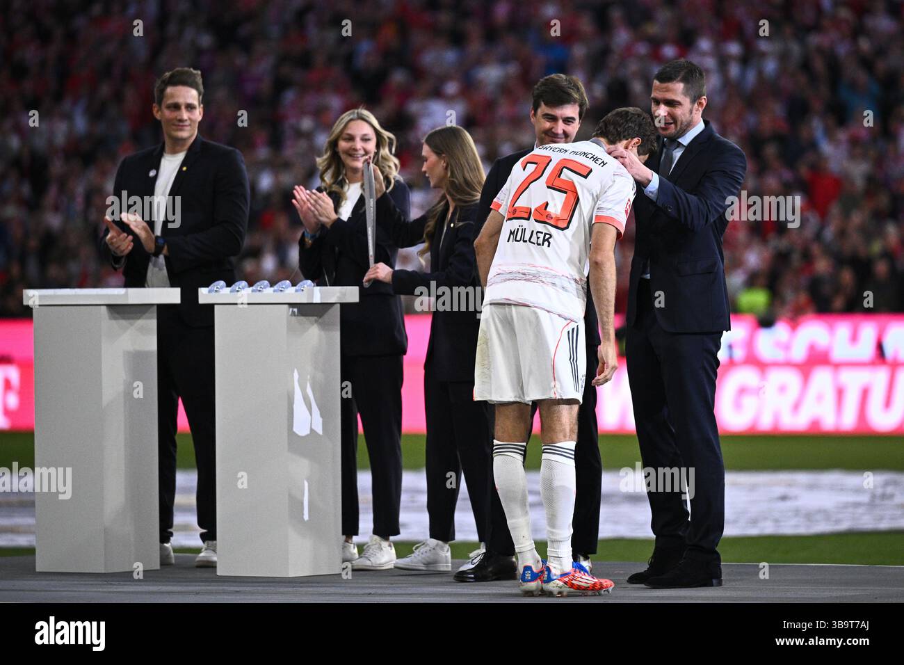 Munich, Germany. 10th May, 2025. Soccer: Bundesliga, Bayern Munich ...
