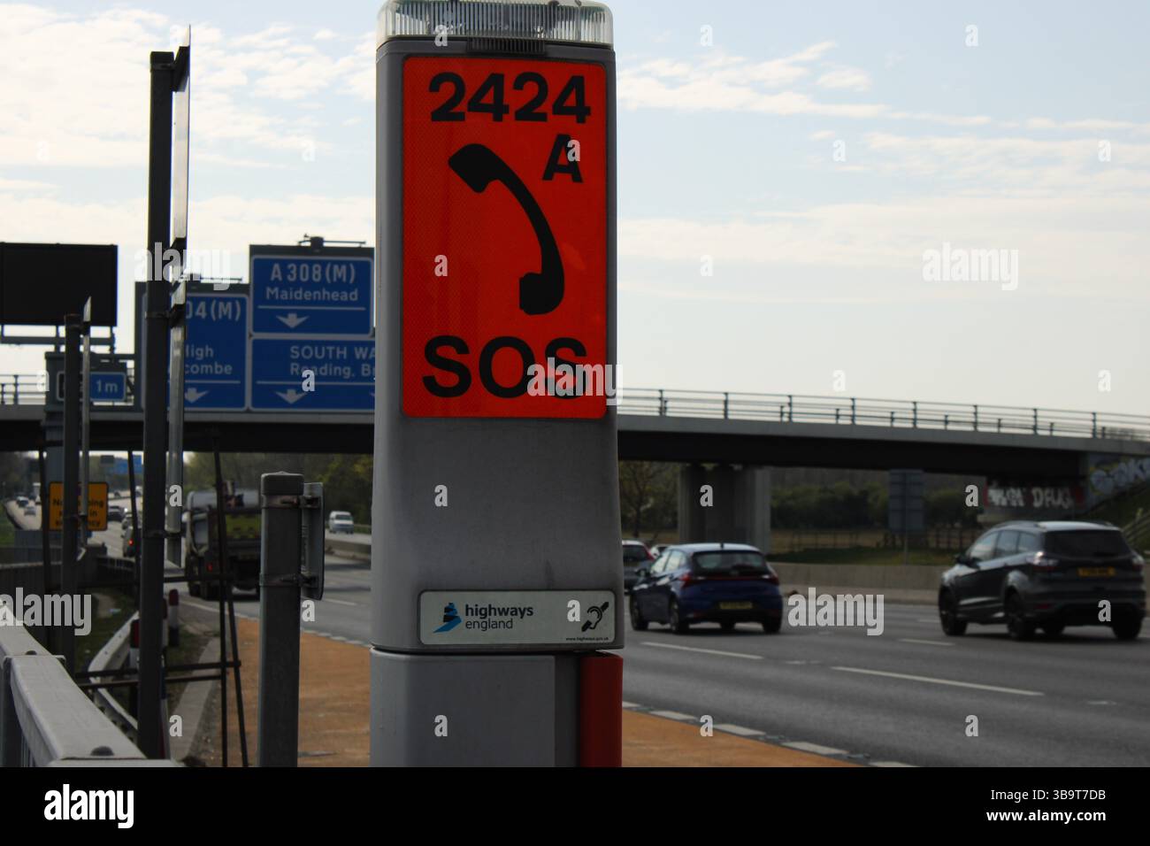 Smart motorway breakdown hi-res stock photography and images - Alamy
