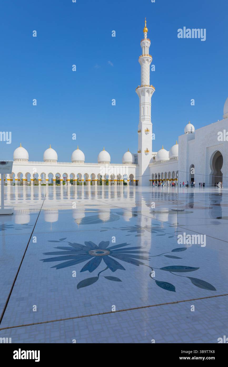Abu Dhabi, UAE - December 3, 2024: View of Sheikh Zayed Grand Mosque in ...