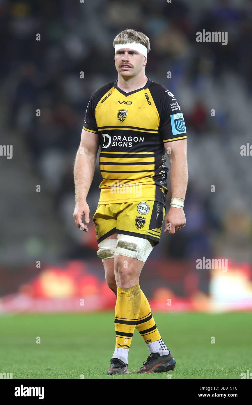 CAPE TOWN, SOUTH AFRICA - MAY 10: Aaron Wainwright of Dragons RFC ...