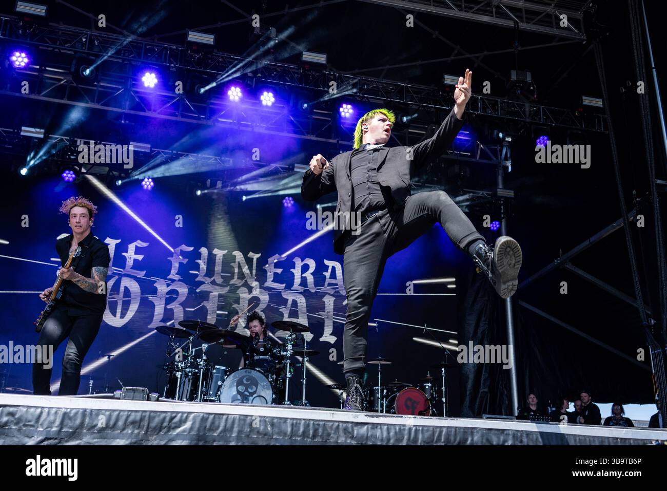 Lee Jennings of The Funeral Portrait performs during Sonic Temple Art ...