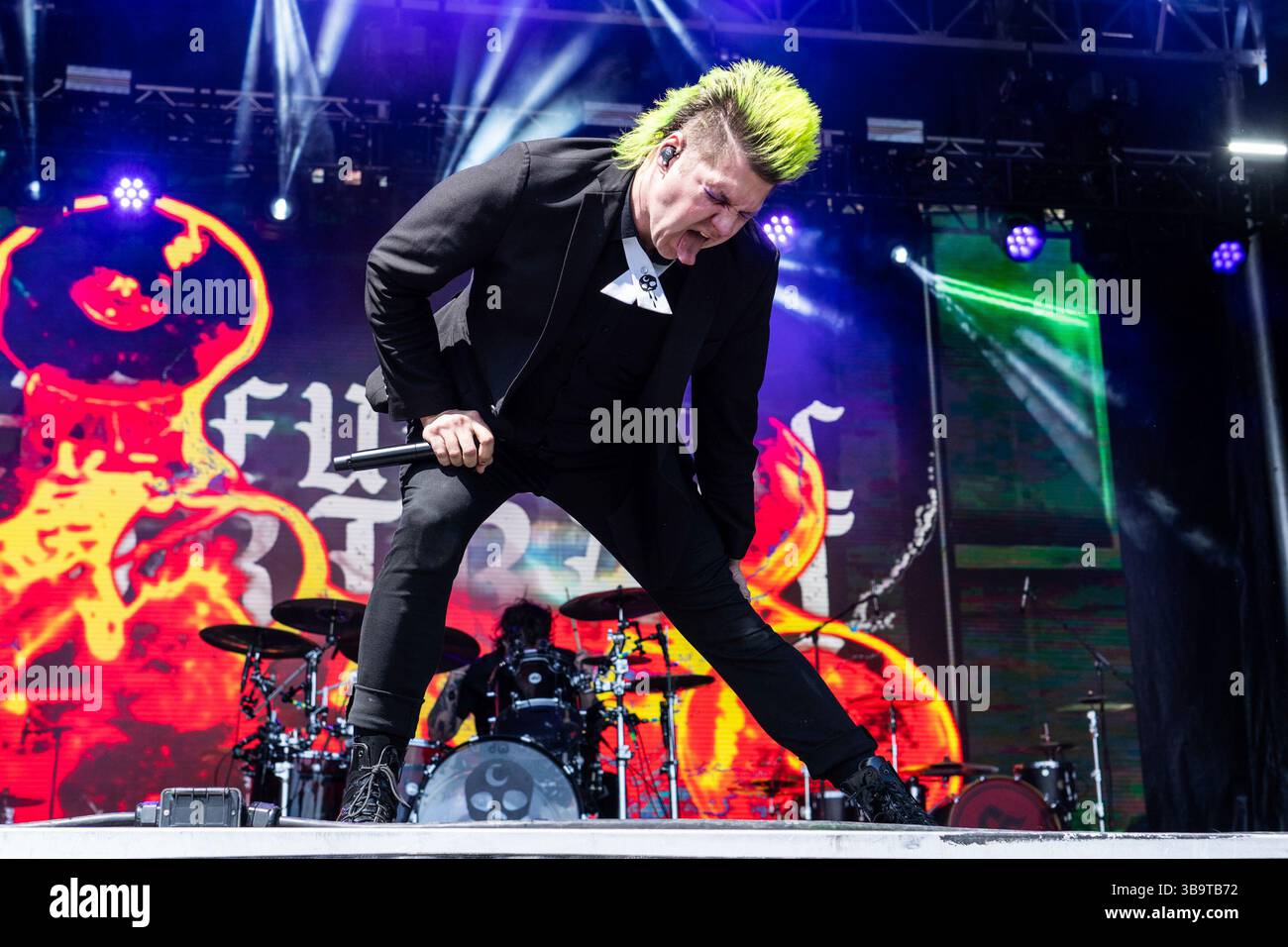 Lee Jennings of The Funeral Portrait performs during Sonic Temple Art ...