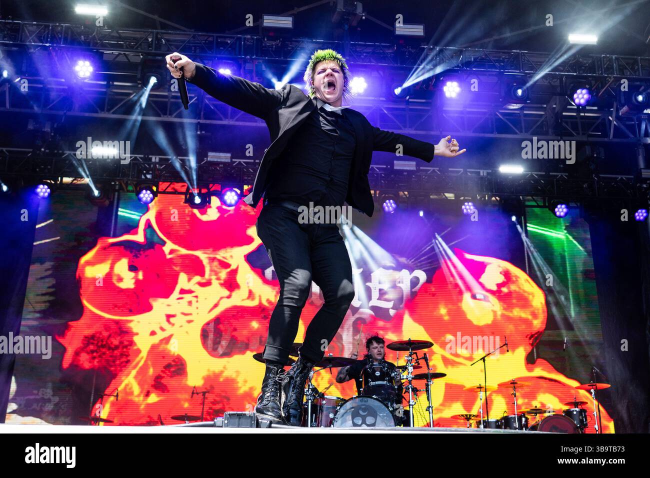 Lee Jennings of The Funeral Portrait performs during Sonic Temple Art ...