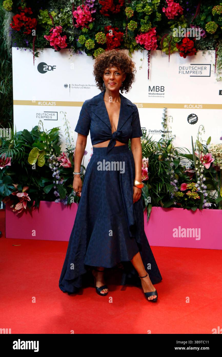 Dennenesch ZoudÃ bei der Ankunft zur Verleihung des Deutschen ...