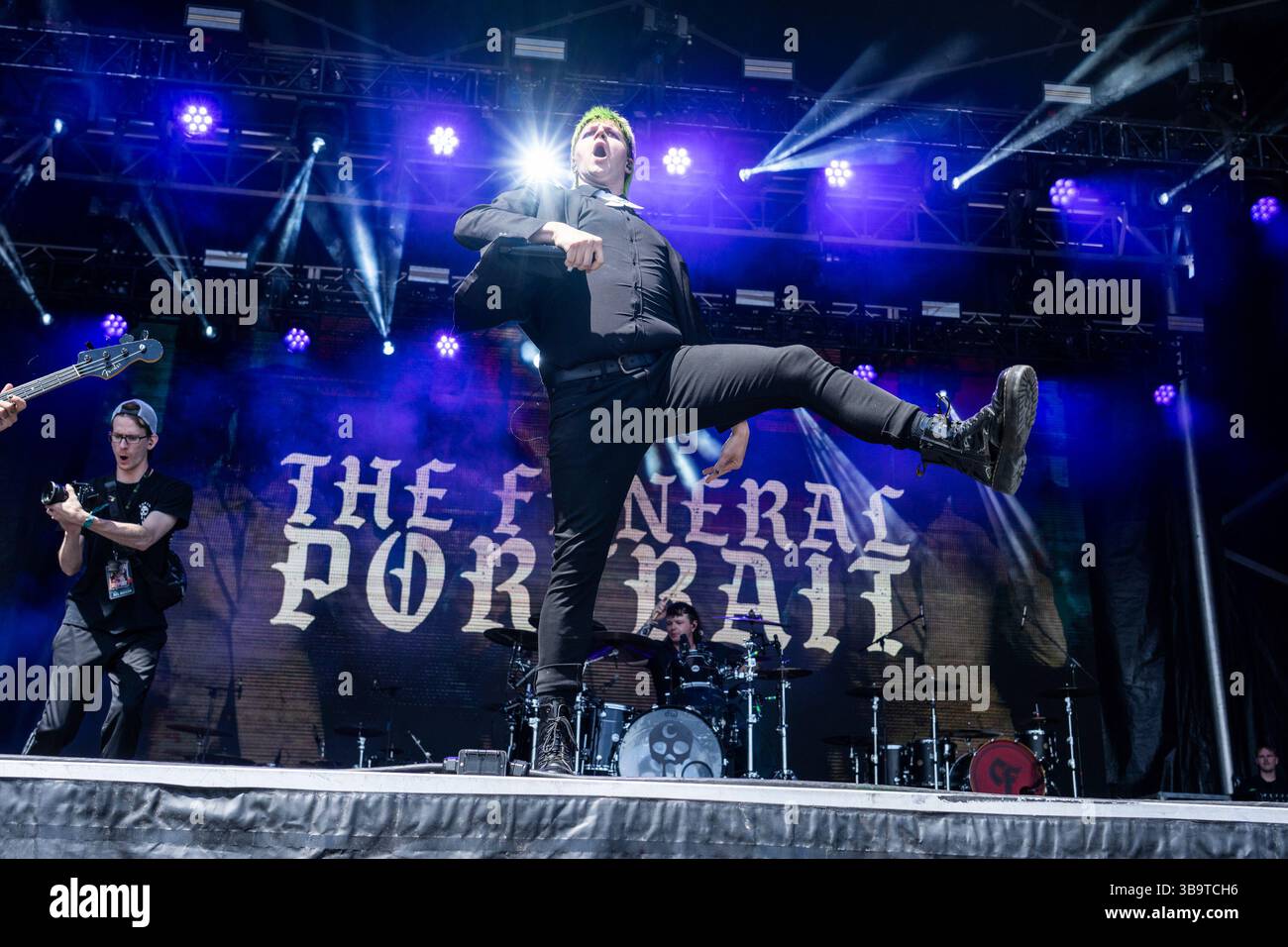 Lee Jennings of The Funeral Portrait performs during Sonic Temple Art ...