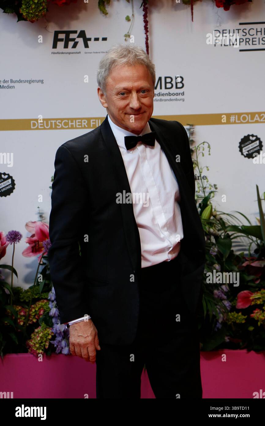 Axel Pape bei der Ankunft zur Verleihung des Deutschen Filmpreises im ...
