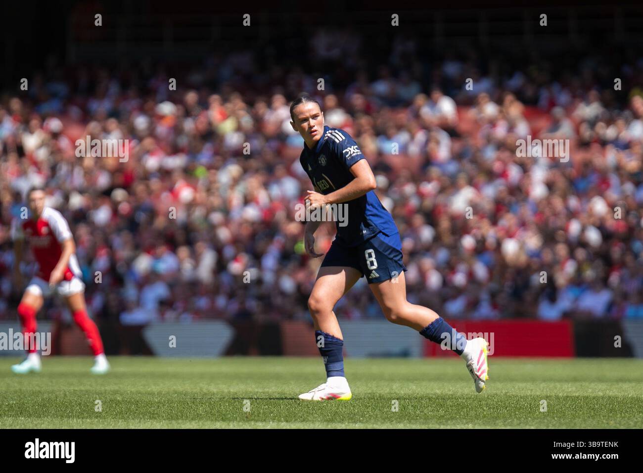LONDON, ENGLAND - MAY 10: Grace Clinton of Manchester United during the ...