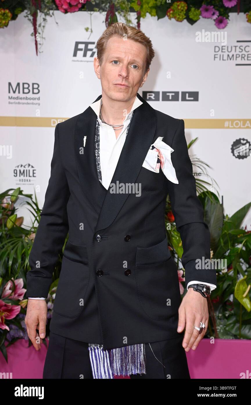 Alexander Scheer bei der 75. Verleihung des Deutschen Filmpreises 2025 ...