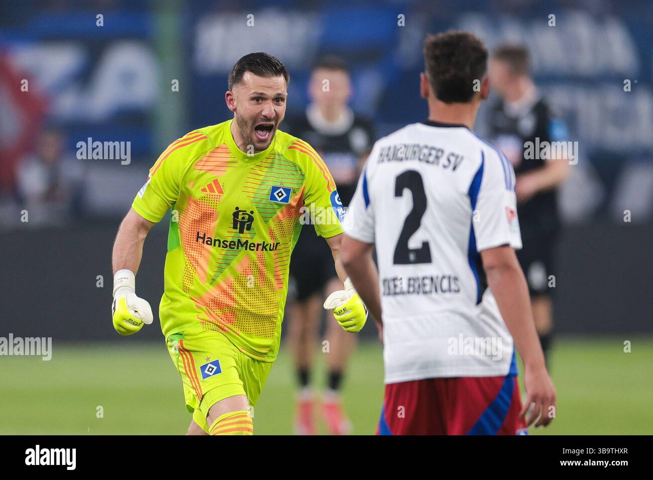 Hamburg, Deutschland. 10th May, 2025. 10.05.2025, 2. Bundesliga, 33 ...