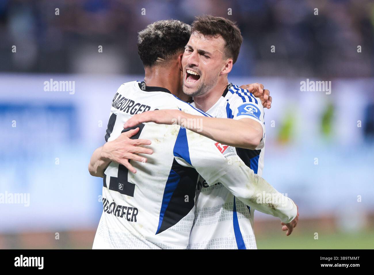 Hamburg, Deutschland. 10th May, 2025. 10.05.2025, 2. Bundesliga, 33 ...