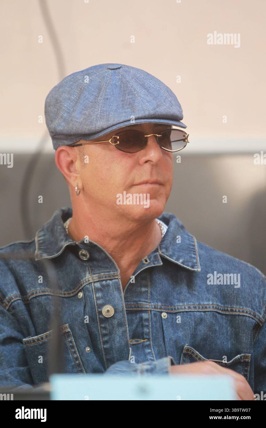 Casoria, Italy. 09th May, 2025. Singer Franco Ricciardi during the ...