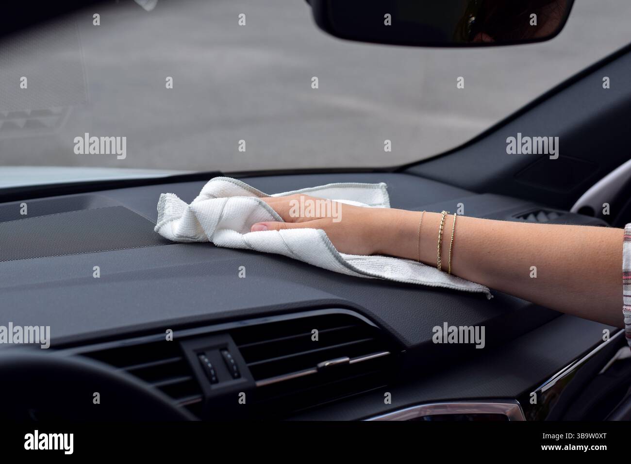 Hand woman cleaning car hi-res stock photography and images - Alamy