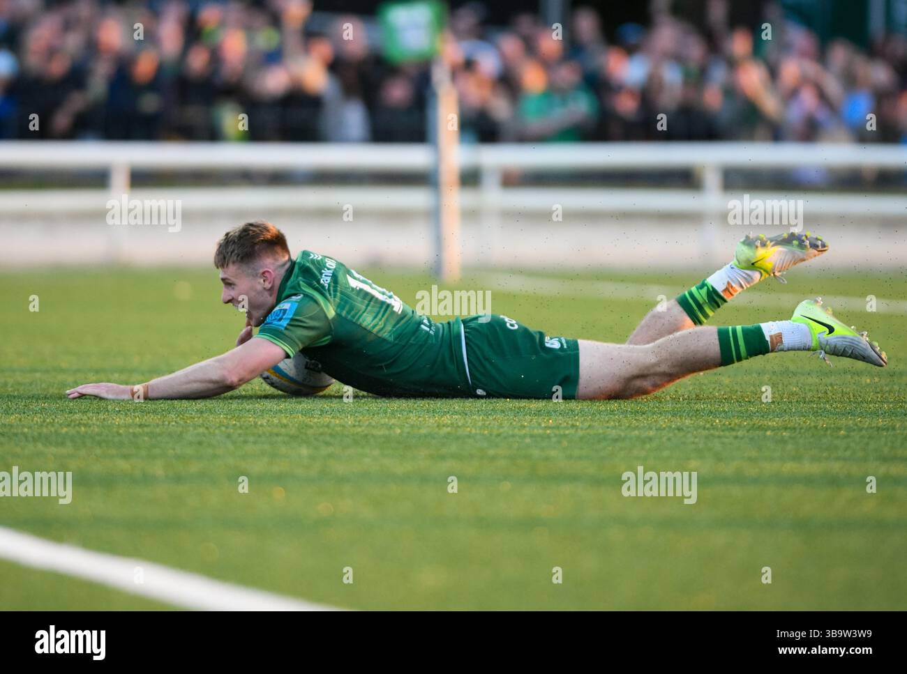 Galway, Ireland. 10th May, 2025. Connacht's Finn Treacy scores a try ...