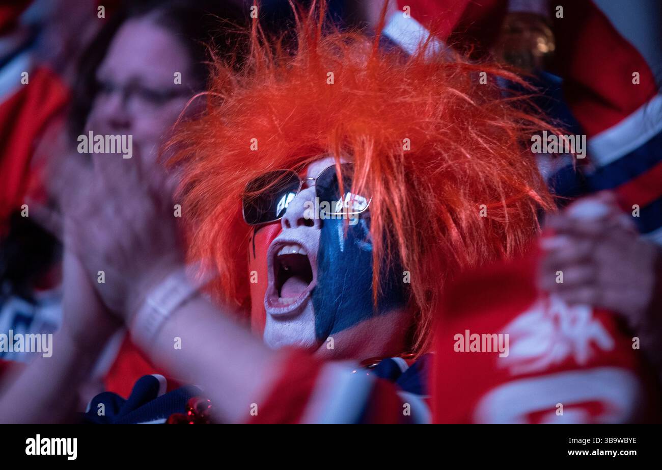 Fans cheer as the Vegas Golden Knights and the Edmonton Oilers take to ...
