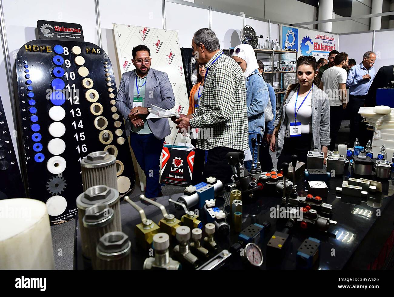 Attendees browse hi-res stock photography and images - Alamy