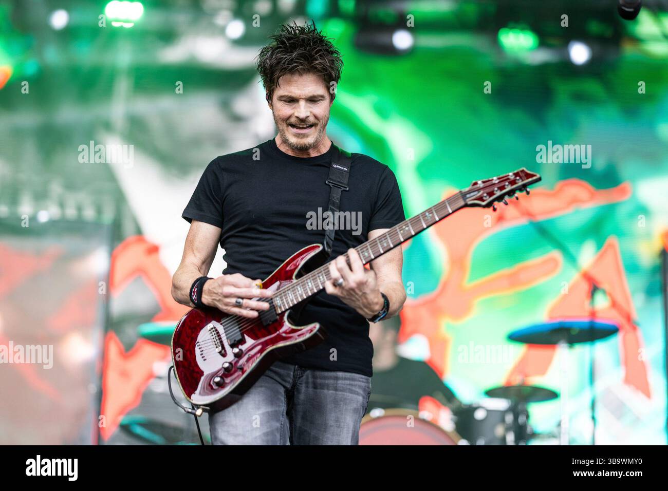 Ed Sloan of Crossfade performs during Sonic Temple Art and Music ...