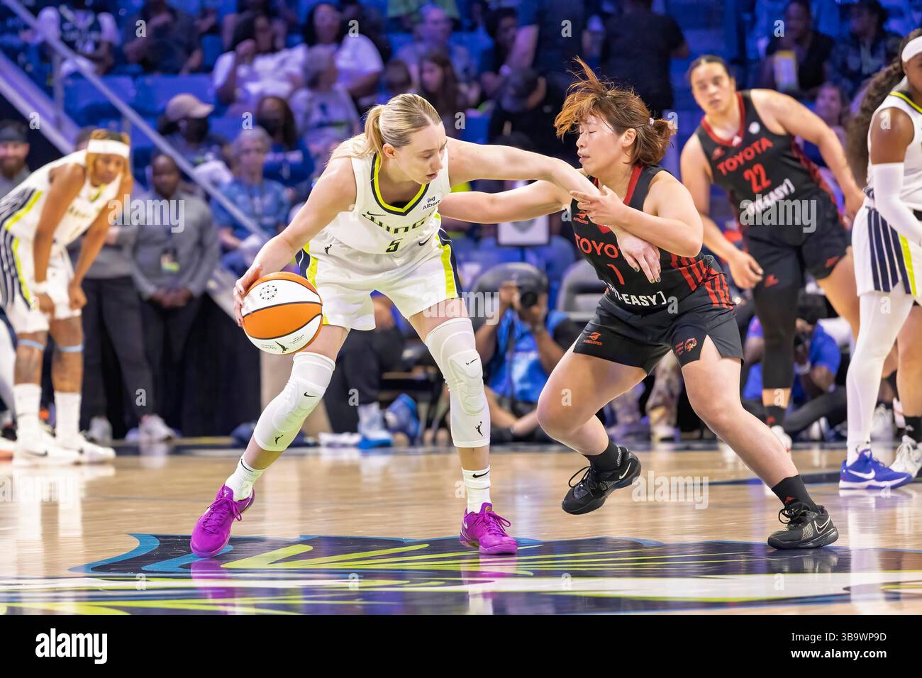 Arlington, Texas, USA. 10th May, 2025. Dallas Wings guard PAIGE ...
