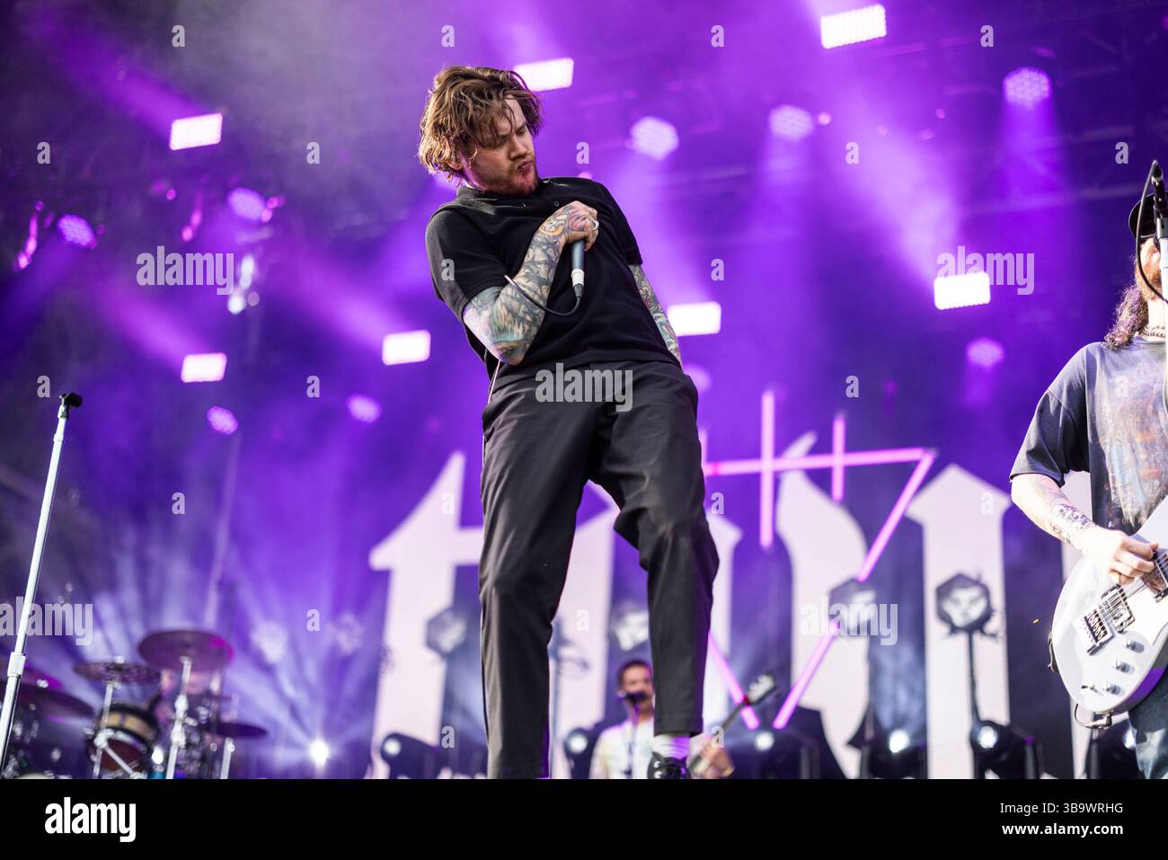 Mike Hranica of The Devil Wears Prada performs during Sonic Temple Art ...
