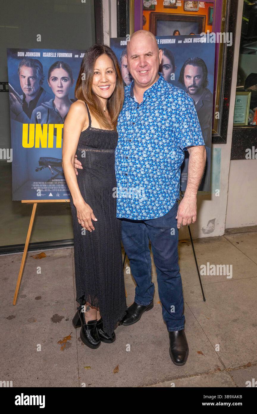 Linda Gish und James DuMont beim Special Screening des Kinofilms Unit 234 in der Lumiere Music ...