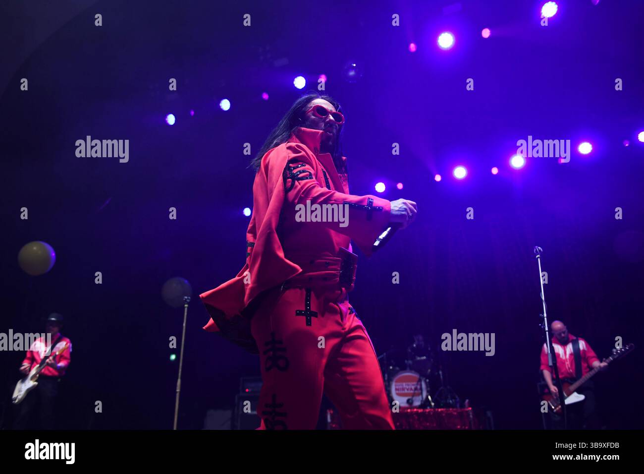 UK. 10th May, 2025. LONDON, ENGLAND - MAY 10: Elvana performing at ...
