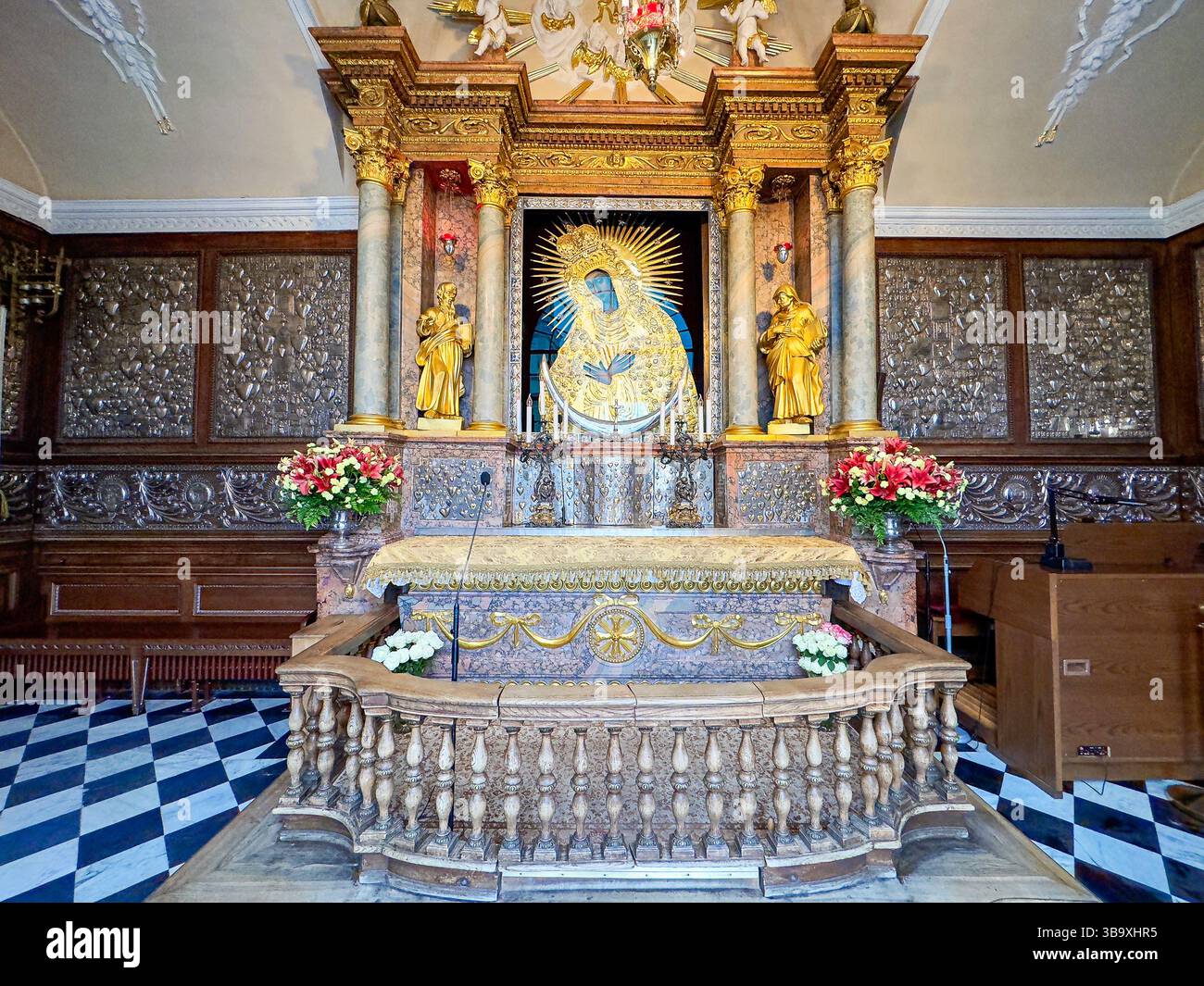 Interior of the Chapel of Our Lady of the Gate of Dawn in Vilnius ...