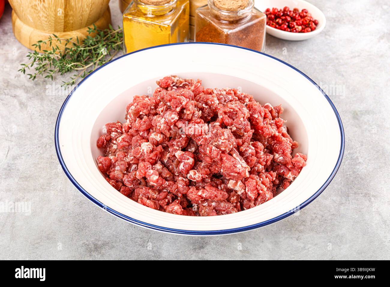 Homemade Raw beef minced meat for cooking Stock Photo - Alamy