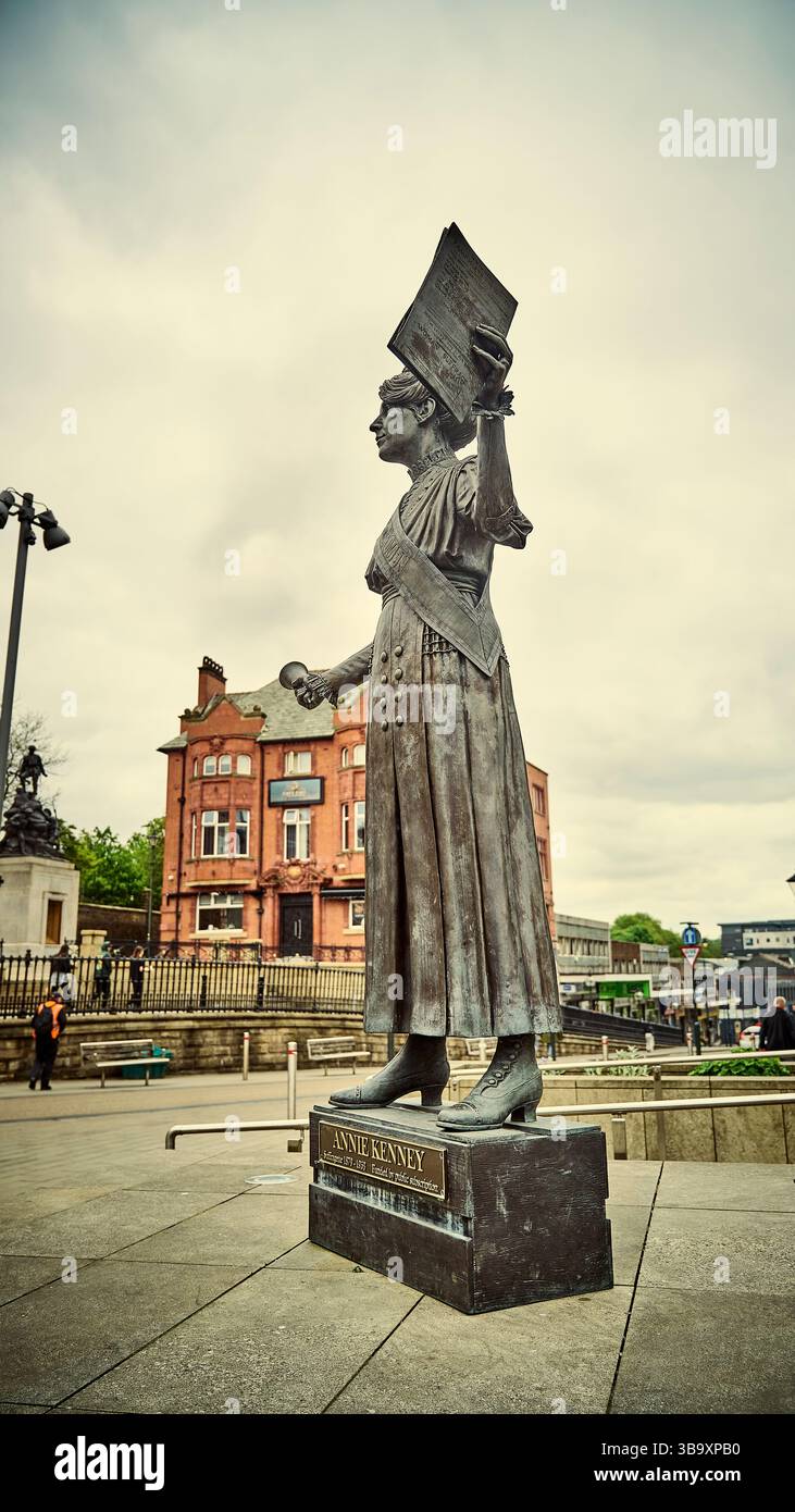 Statue of suffragette Annie Kenny by Denise Sutton unvailed 2018 Stock ...