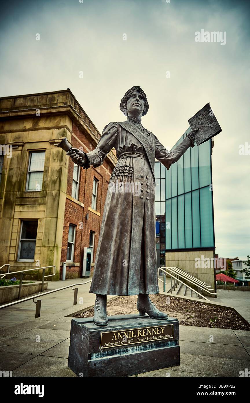 Statue of suffragette Annie Kenny by Denise Sutton unvailed 2018 Stock ...