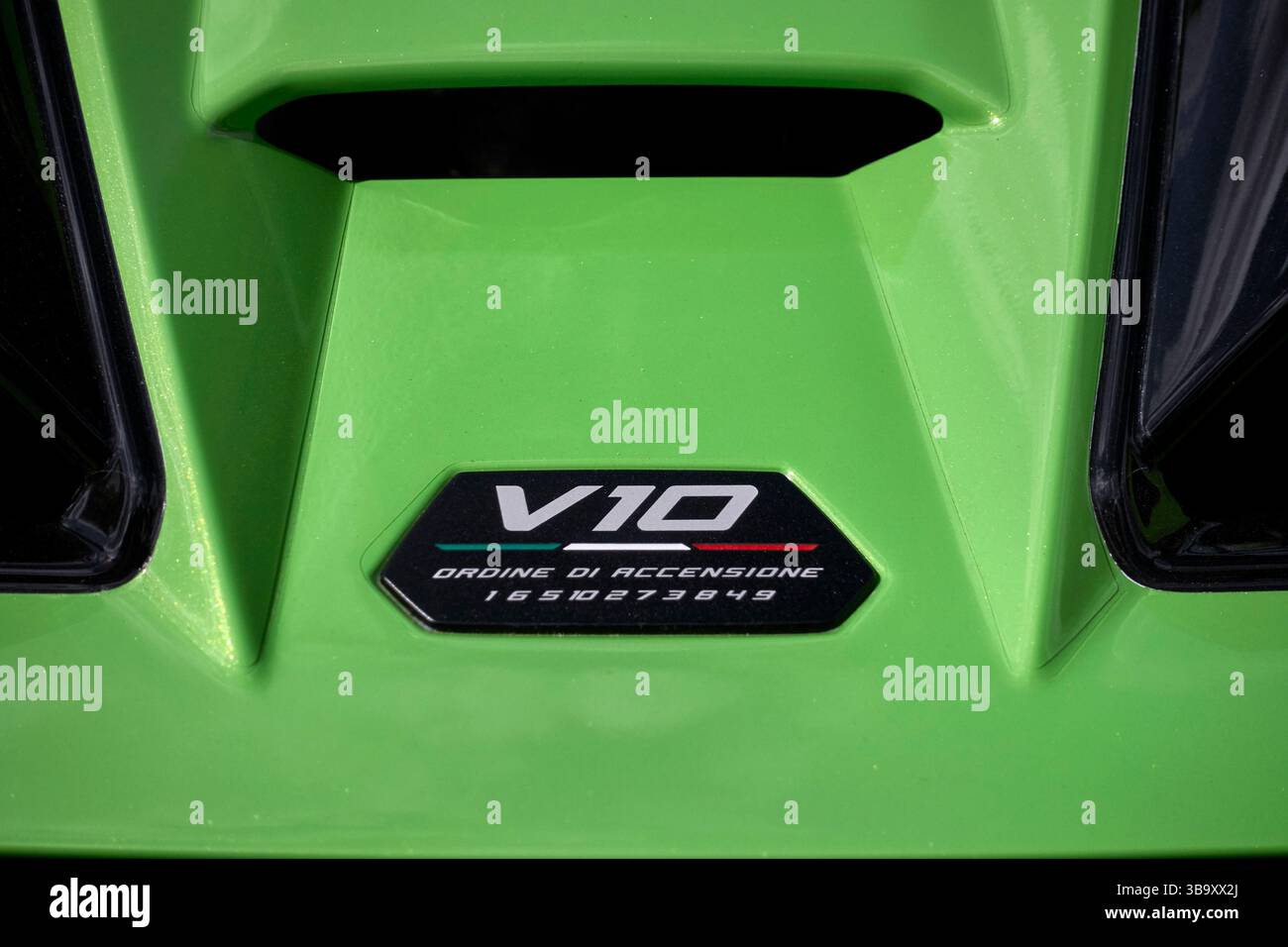 Lamborghini Huracan tecnica 2024. Detail Italian supercar, green Stock ...