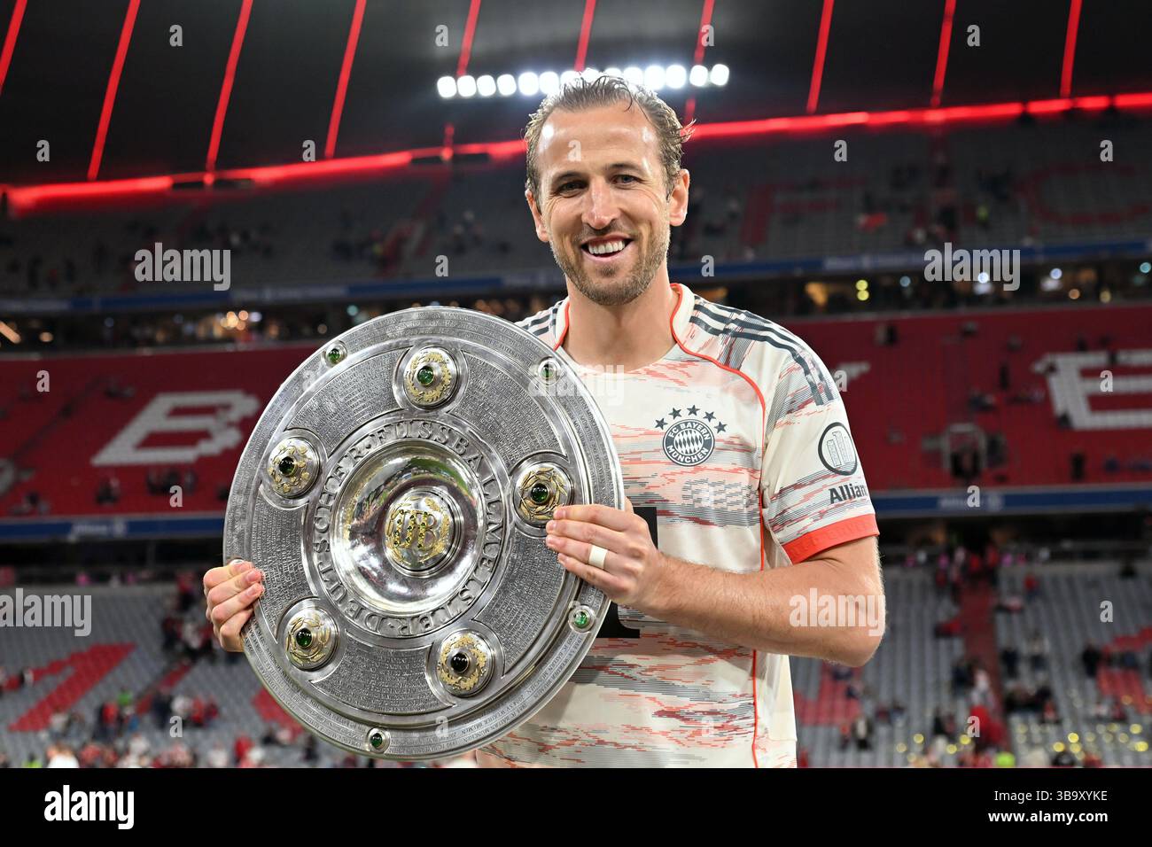 Munich, Deutschland. 10th May, 2025. Harry KANE (FC Bayern Munich) with ...