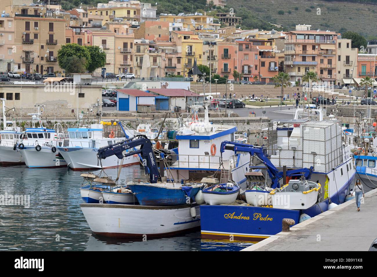 ITALY, Sicily, Porticello fishing port / ITALIEN, Sizilien, Porticello ...