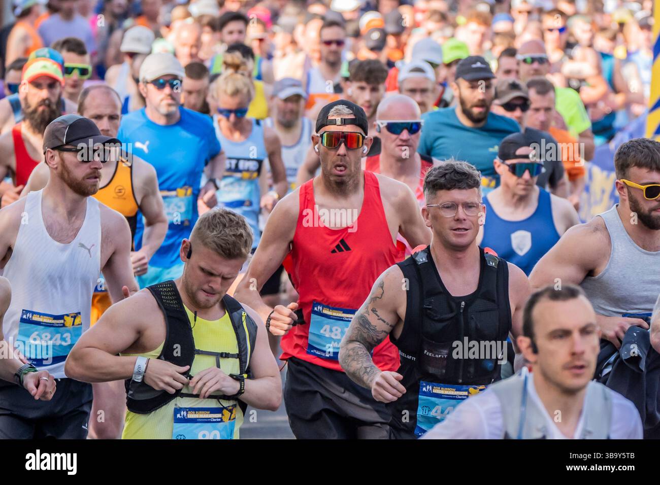 Competitors start the Rob Burrow Leeds Marathon, Relay, and MND Mile in ...