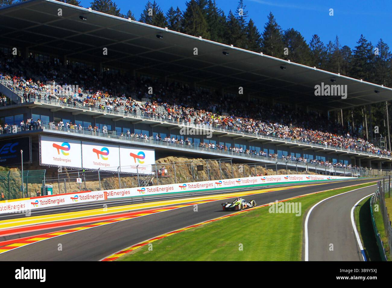 Stavelot, Belgien 07. - 10. Mai 2025: FIA WEC 6 Hours of Spa-Francorchamps - 2025 Im Bild: volle ...