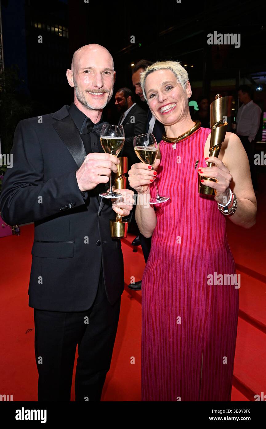 Julian R. Wagner und Melanie Raab bei der 75. Verleihung des Deutschen ...