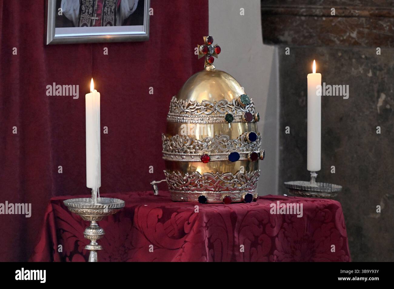 Munich, Germany. 11th May, 2025. The tiara can be seen in St. Peter's ...