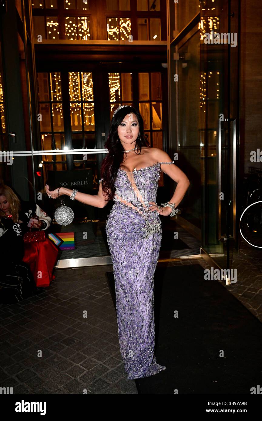 Miss China Kioko Li beim Presseevent Stardesigner HARALD GLÖÖCKLER lädt zum exklusiven Dinner ...