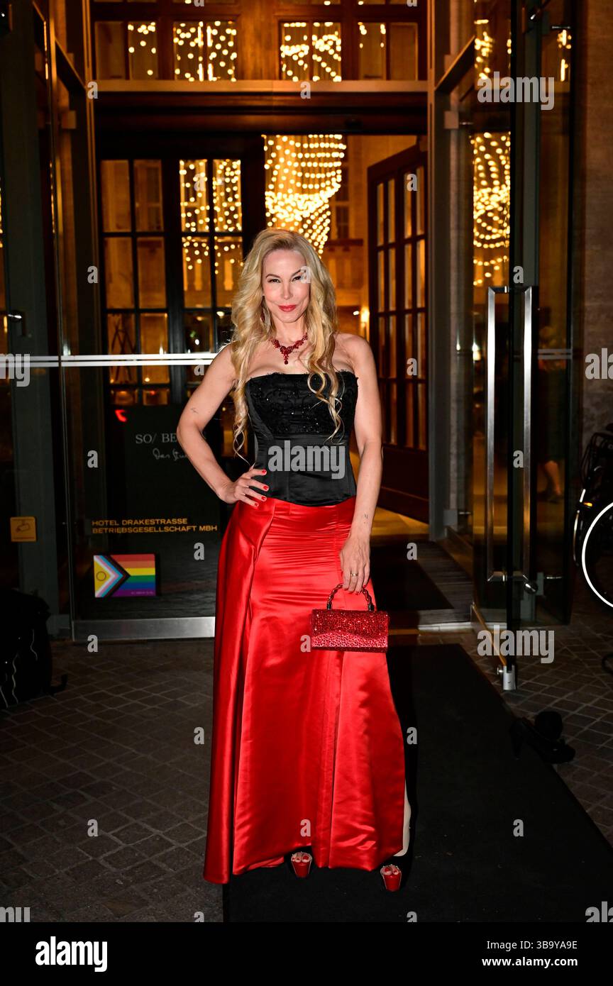 Michelle Monballijn beim Presseevent Stardesigner HARALD GLÖÖCKLER lädt ...