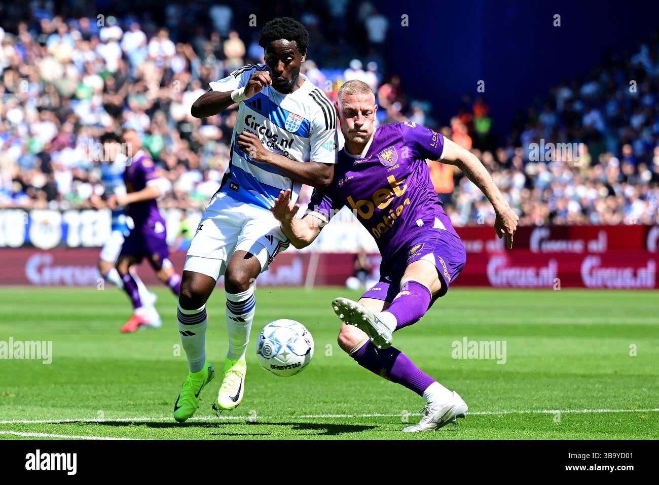 ZWOLLE - (l-r) Dylan Mbayo of PEC Zwolle, Joris Kramer of Go Ahead ...
