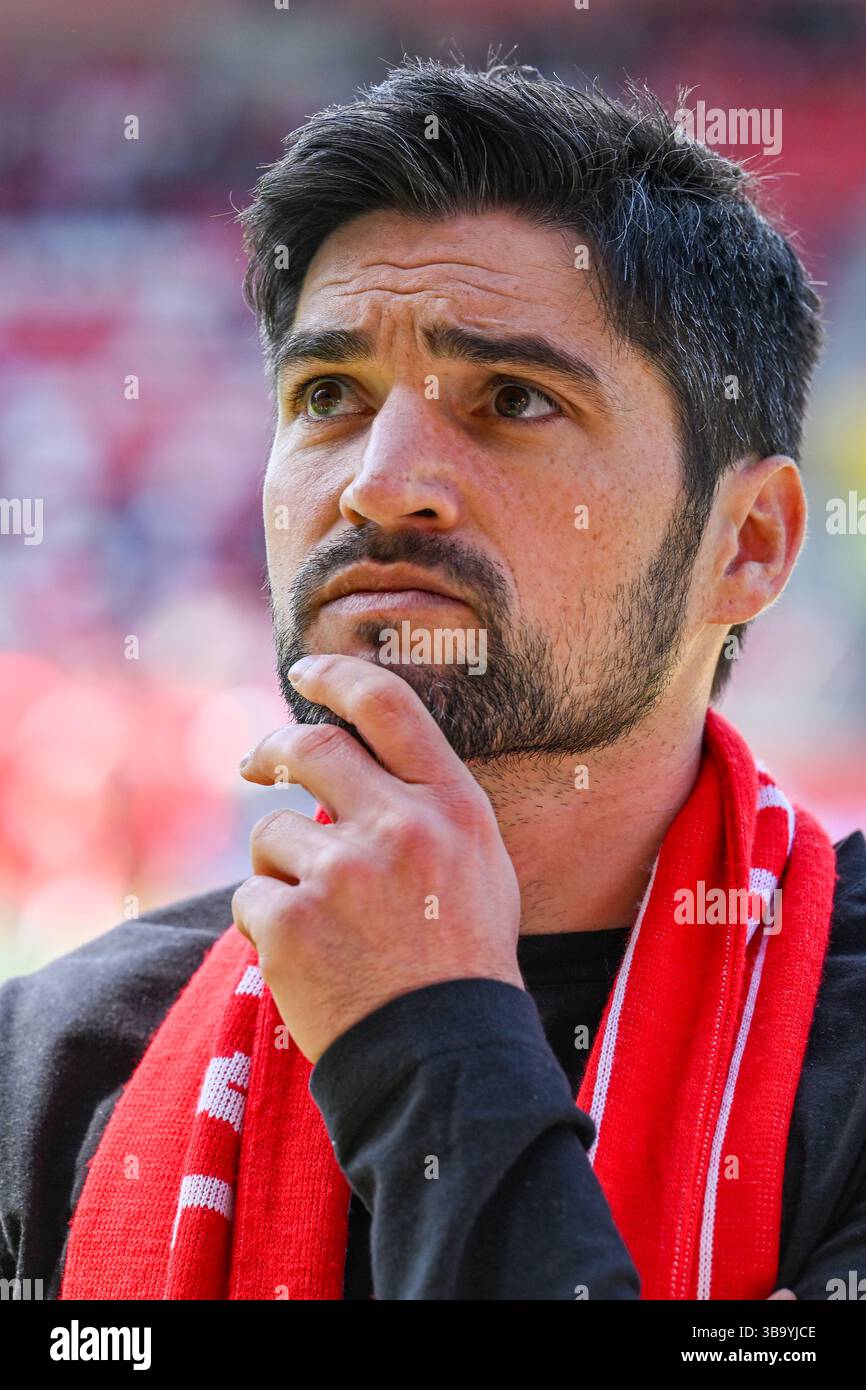 11 May 2025, Bavaria, Regensburg: Soccer: Bundesliga 2, SSV Jahn ...