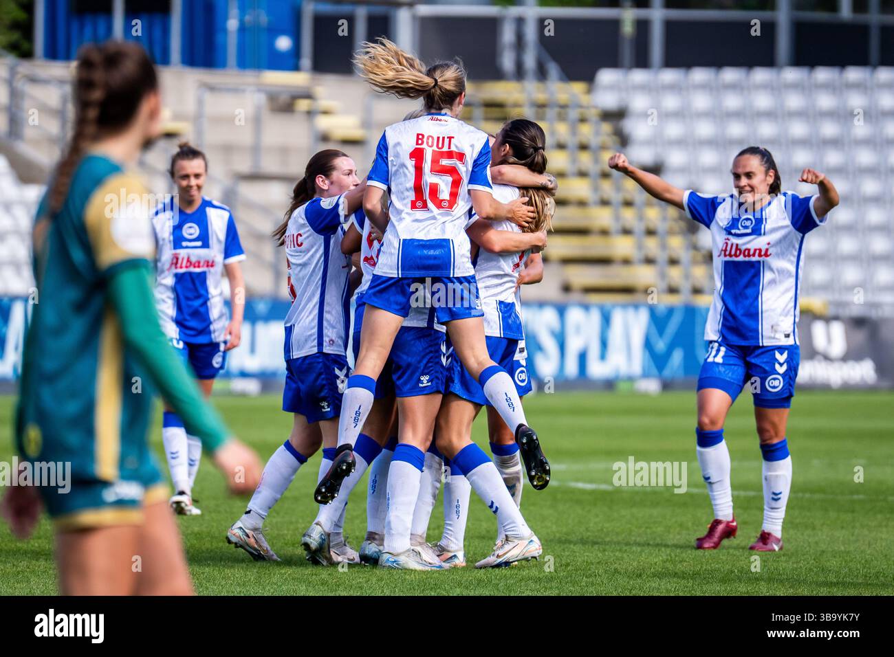 Odense, Denmark. 10th May, 2025. Zoe Hasenauer (16) of OB Q equalises ...