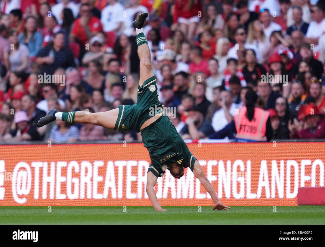AFC Whyteleafe's Daniel Bennett celebrates scoring the opening goal ...