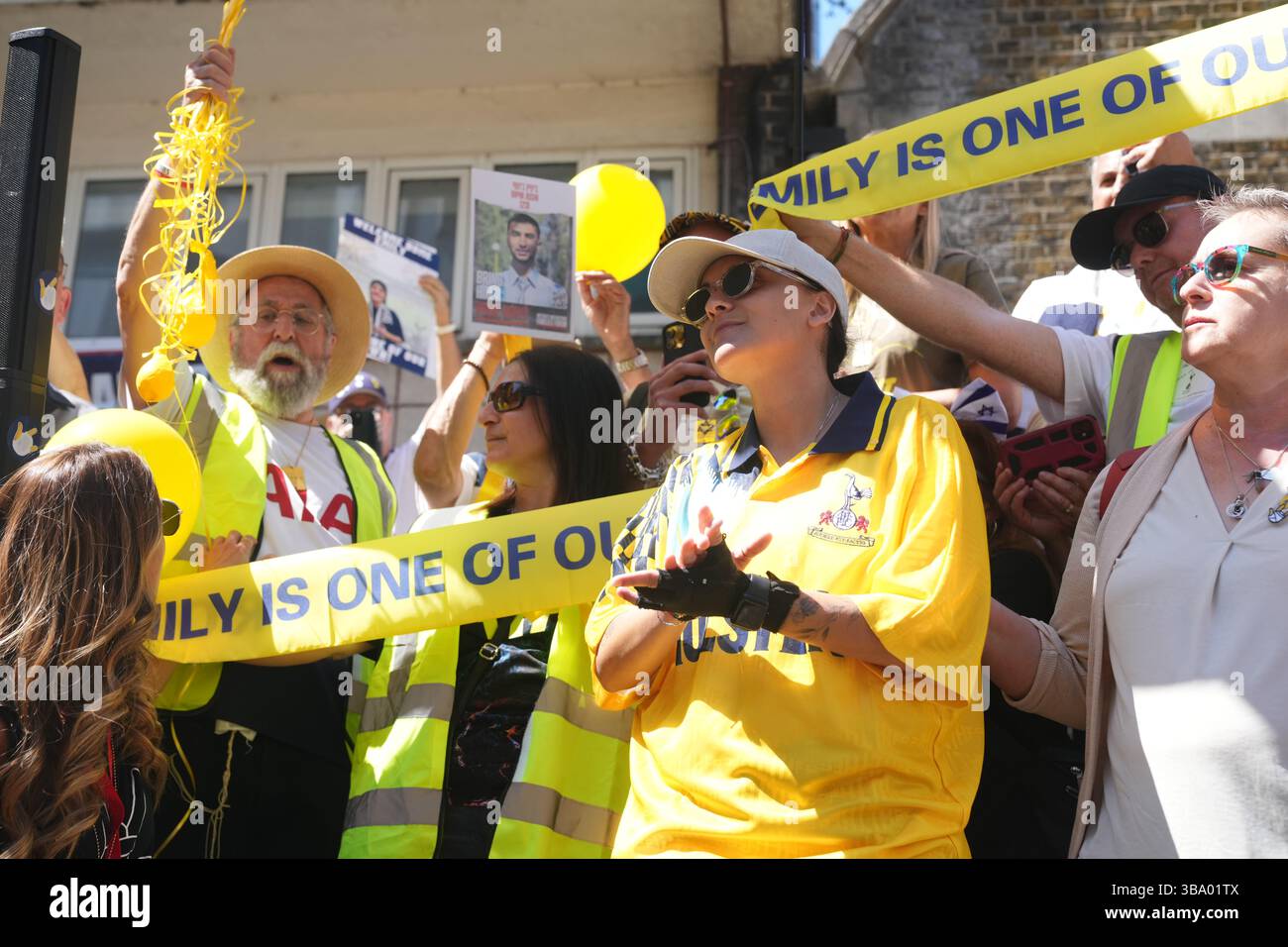 Tottenham Hotspur fans welcome Emily Damari ahead of the Premier League ...