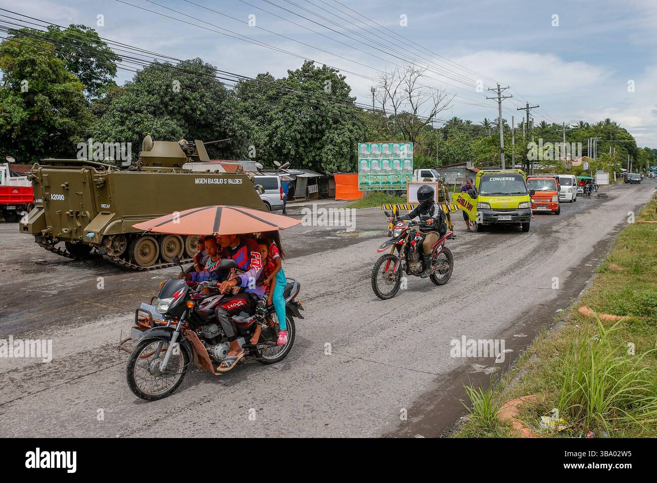 Checkpoints on the eve if elections in Mindanao Residents pass a ...