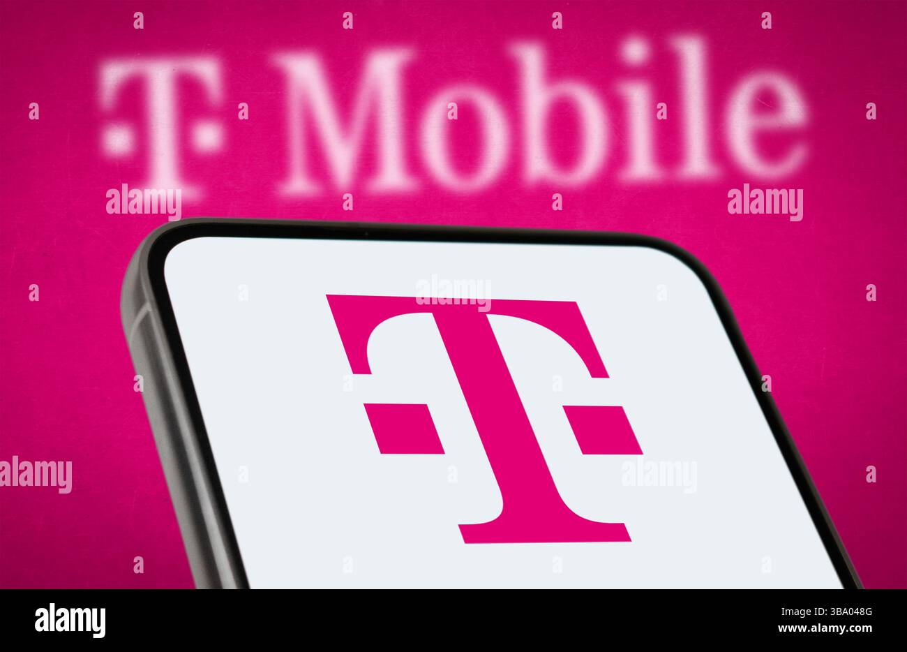 Mobile network operator hi-res stock photography and images - Alamy