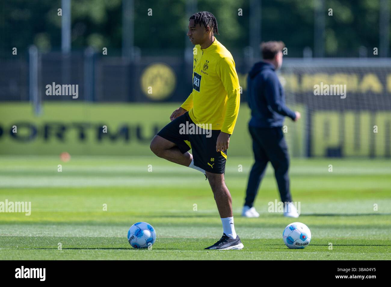 Dortmund, Deutschland. 09th May, 2025. 09.05.2025: Fußball ...