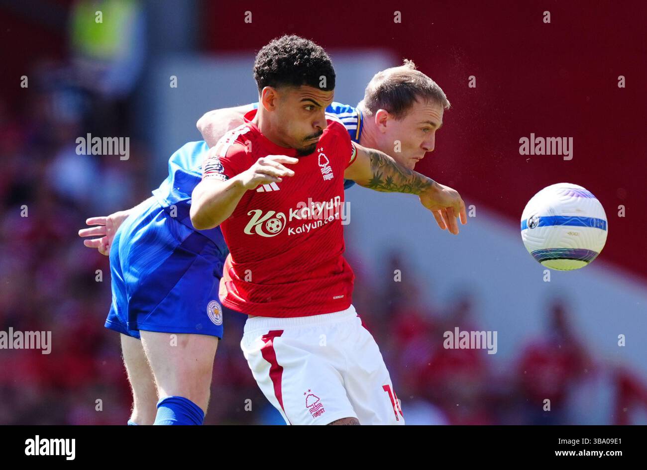 Leicester City's Oliver Skipp (left) and Nottingham Forest's Morgan ...