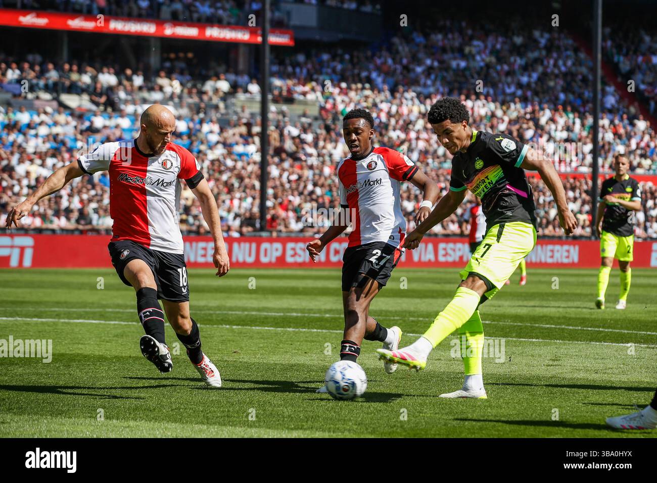 ROTTERDAM - Olivier Boscagli of PSV Eindhoven, Antoni Milambo of Feyenoord, Malik Tillman of PSV ...