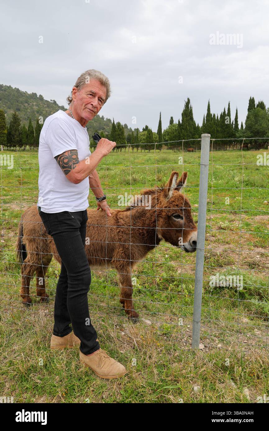 MAD DONKEY MALLORCA FRÜHLINGSFEST - Peter Maffay mit dem winzig kleinen ...