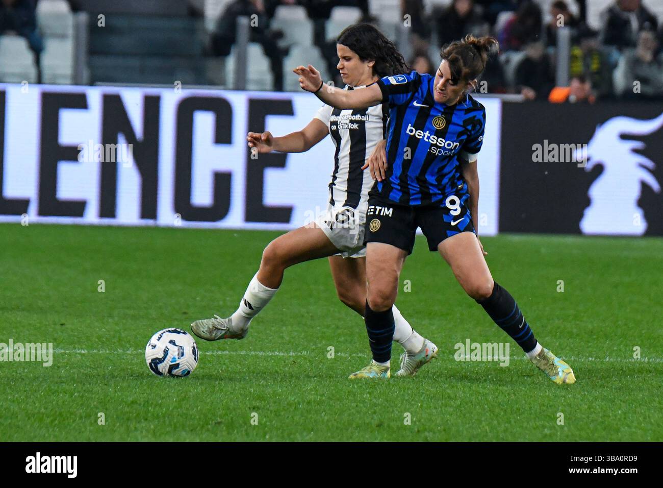 #9 Elisa Polli of Inter Women contrast #6 Eva Schatzer of Juventus ...