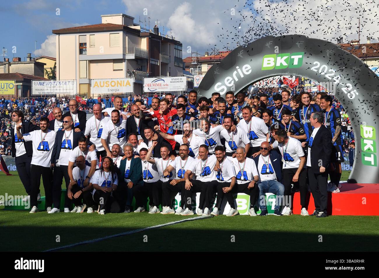 Pisa, Italy. 11th May, 2025. Players of Pisa and Staff celebrate during ...
